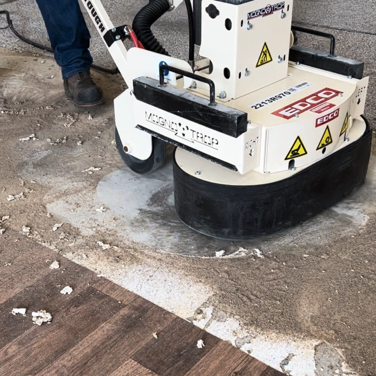 Magna-Trap® Dual-Disc 115V Electric Floor Grinder - EDCO Inc